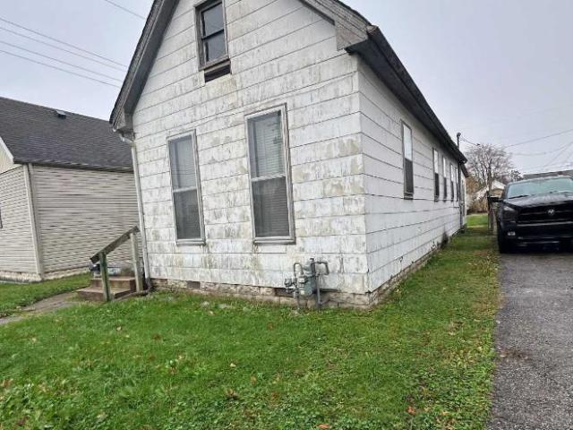 3 Br, 2 bath, Single Family 731 E Florida St