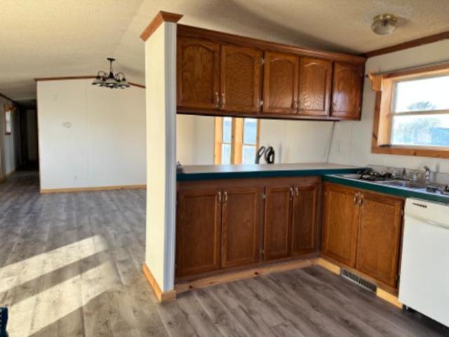 3 Br, 2 bath, Single Family 737 S Billings Blvd