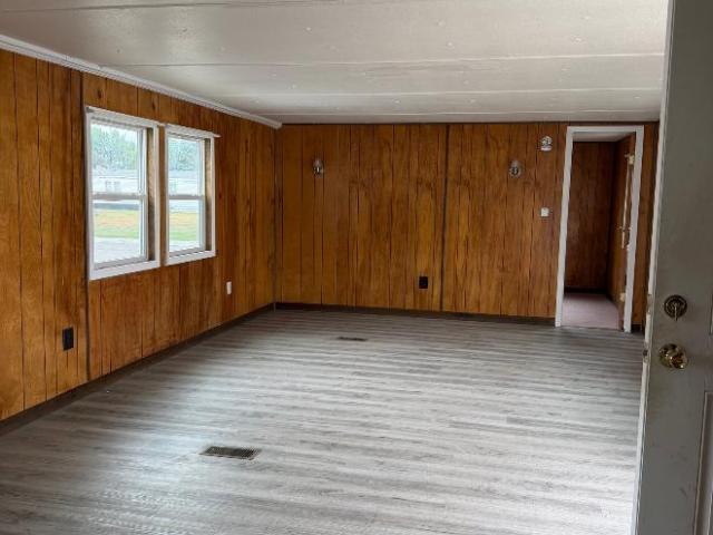 3 Br, 2 bath, Single Family 737 South Billings Blvd