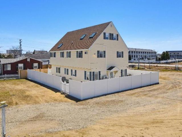 3 Br, 2 bath, Single Family 73 Church Street