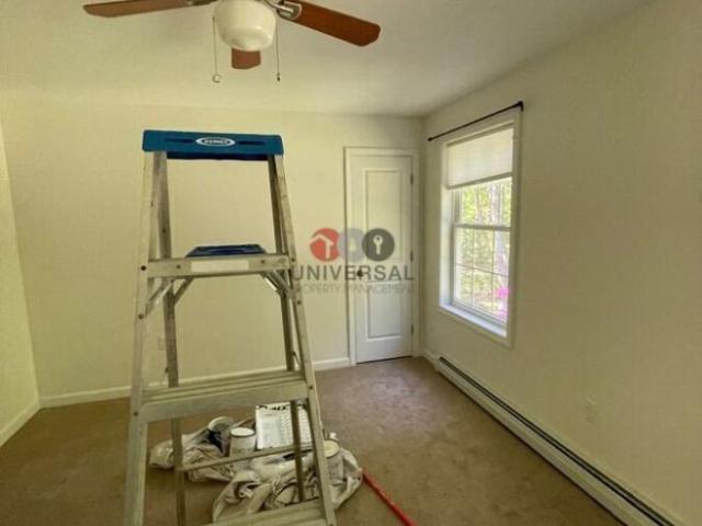 3 Br, 2 bath, Single Family 7 Browns Freehold