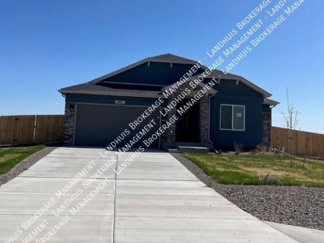 3 Br, 2 bath, Single Family 841 E Maybell Dr