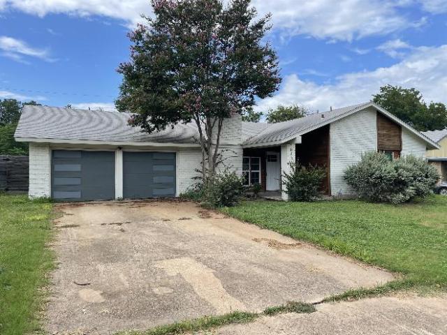 3 Br, 2 bath, Single Family 8436 Jamestown Drive