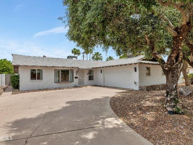 3 Br, 2 bath, Single Family 8444 E Plaza Avenue