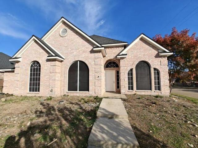 3 Br, 2 bath, Single Family 8504 Pebblebrook Dr