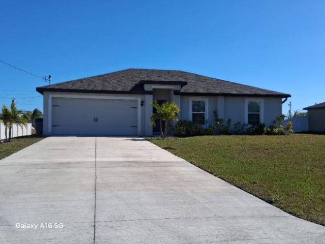 3 Br, 2 bath, Single Family 857 Youngreen Dr