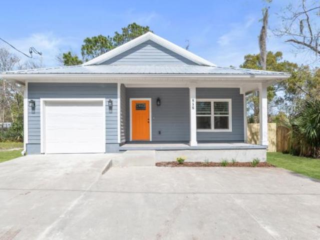 3 Br, 2 bath, Single Family 858 W 12th St