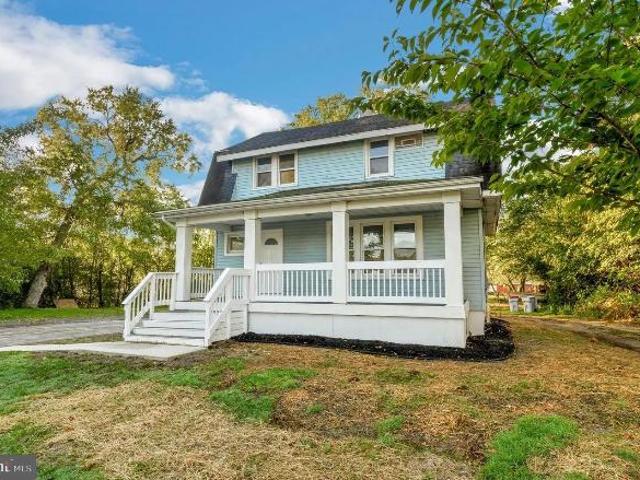 3 Br, 2 bath, Single Family 85 E Butler Ave
