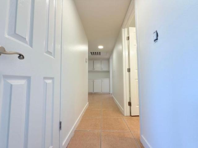 3 Br, 2 bath, Single Family 8601 International Ave