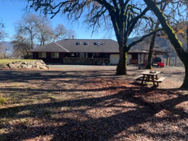 3 Br, 2 bath, Single Family 8670 Feliz Creek Dr