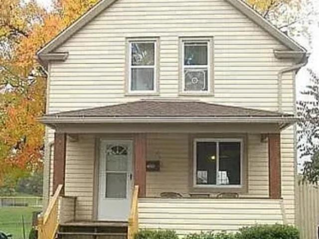 3 Br, 2 bath, Single Family 878 Clark St