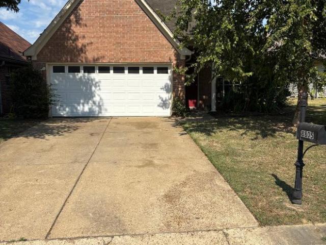 3 Br, 2 bath, Single Family 8805 Cat Tail Cove