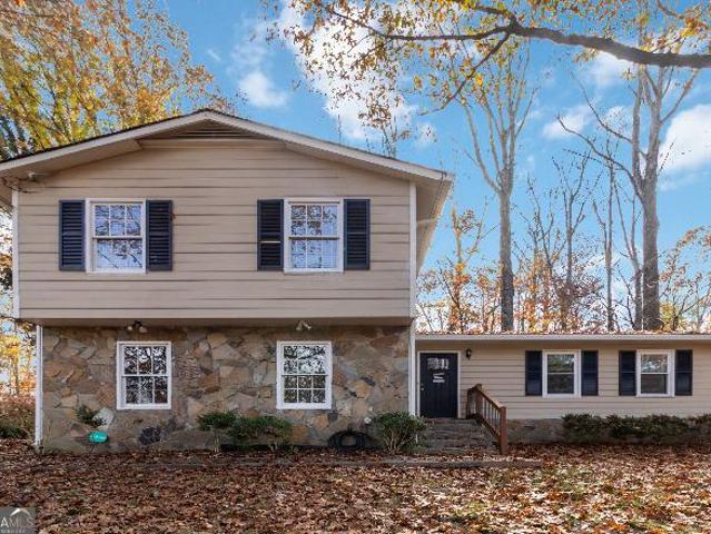 3 Br, 2 bath, Single Family 888 Chartley Drive