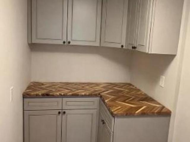 3 Br, 2 bath, Single Family 8908 White Oak Rd