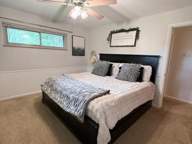 3 Br, 2 bath, Single Family 8917 Slagle Rd