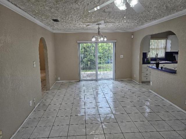 3 Br, 2 bath, Single Family 891 Northwest 34th Way