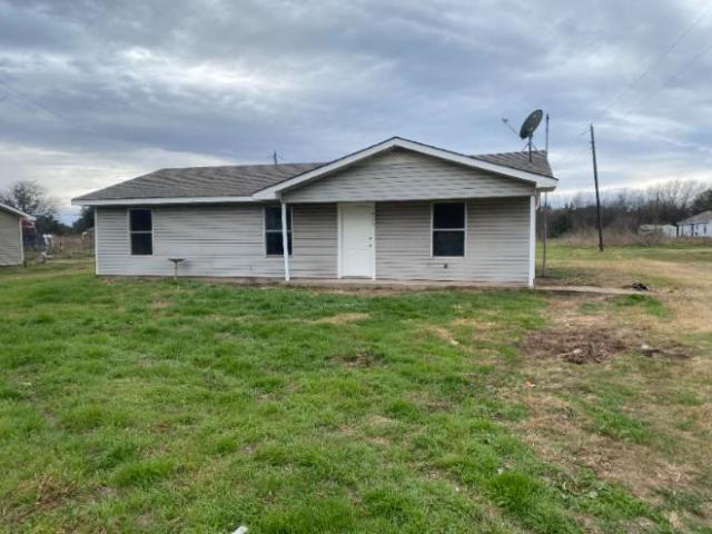 3 Br, 2 bath, Single Family 897 Petit Rd