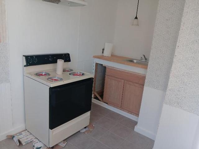 3 Br, 2 bath, Single Family 803 Bowden St