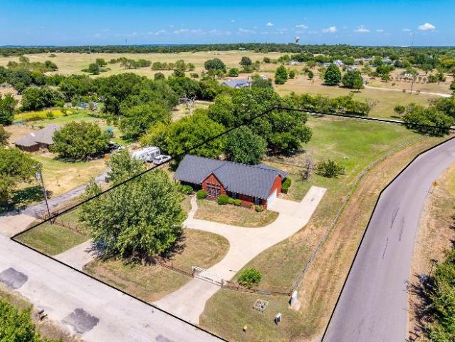 3 Br, 2 bath, Single Family 800 Oak Lane Dr