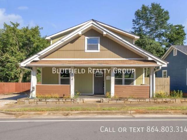 3 Br, 2 bath, Single Family 800 Perry Rd