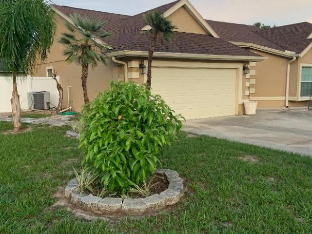 3 Br, 2 bath, Single Family 8019 Lesia Cir