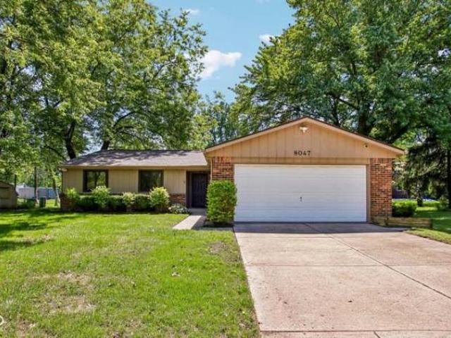 3 Br, 2 bath, Single Family 8047 Pebble Creek Ct