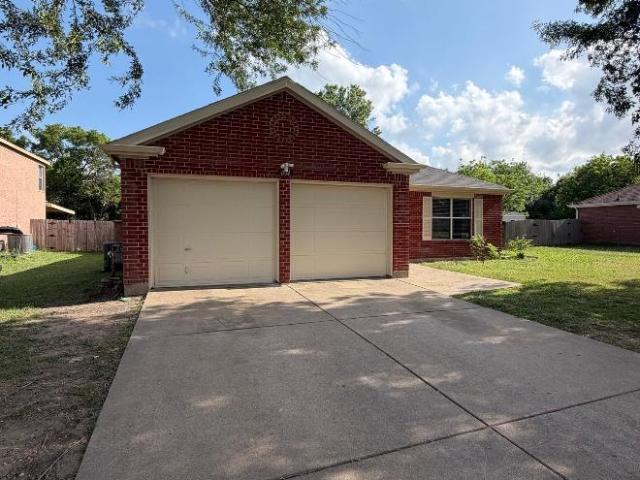 3 Br, 2 bath, Single Family 804 Creekside Dr
