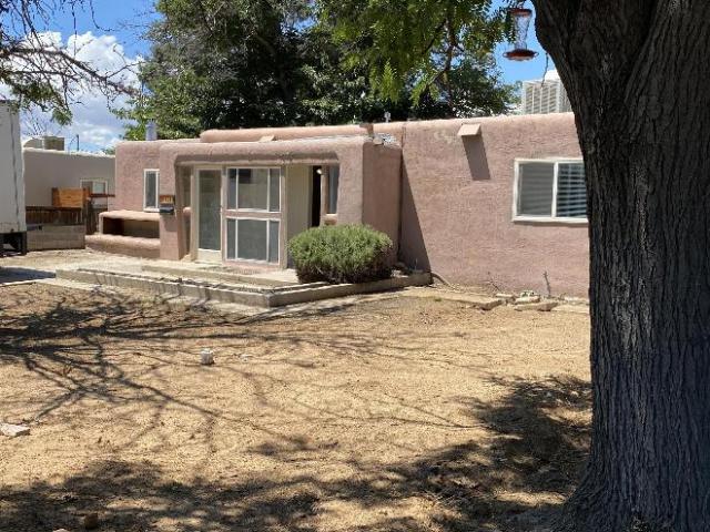 3 Br, 2 bath, Single Family 8125 Aspen Ave