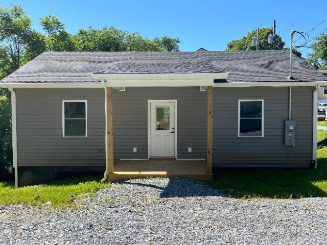 3 Br, 2 bath, Single Family 812 Taylor St
