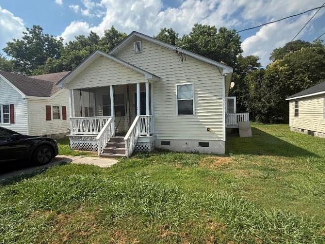 3 Br, 2 bath, Single Family 814 Robinson St