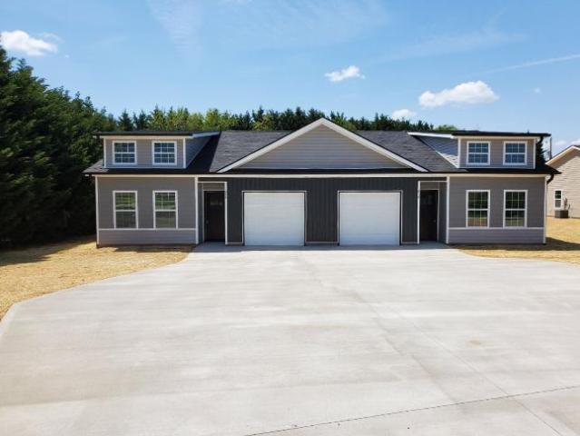 3 Br, 2 bath, Single Family 818 Berry Rd