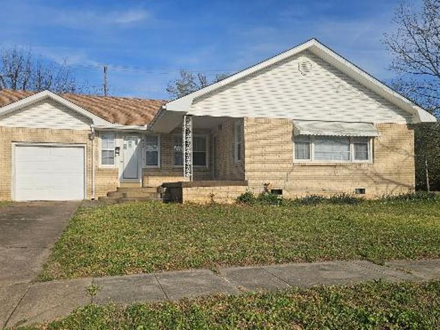 3 Br, 2 bath, Single Family 820 Jefferson St