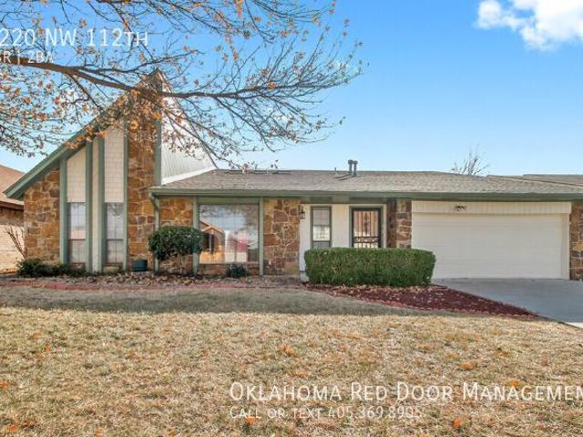 3 Br, 2 bath, Single Family 8220 Nw 112th