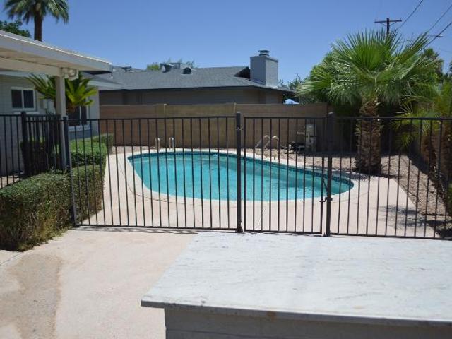 3 Br, 2 bath, Single Family 8221 E Windsor Ave