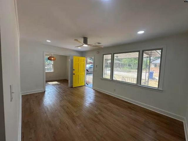 3 Br, 2 bath, Single Family 822 Apache Dr