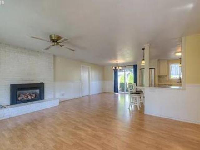 3 Br, 2 bath, Single Family 824 25th Ave