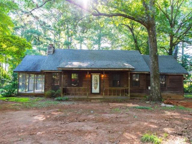 3 Br, 2 bath, Single Family 8288 Webb Rd