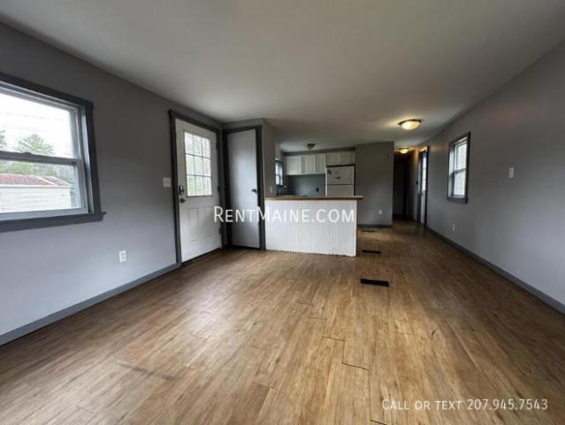3 Br, 2 bath, Single Family 82 Park Drive