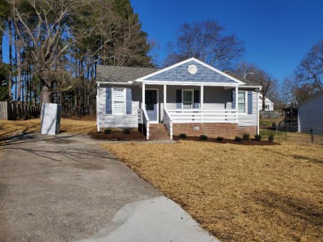 3 Br, 2 bath, Single Family 83 E Boxley Dr