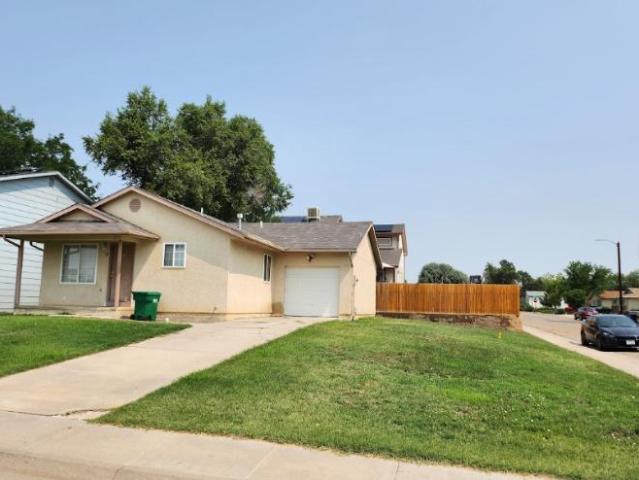3 Br, 2 bath, Single Family 8 Plymouth Cr