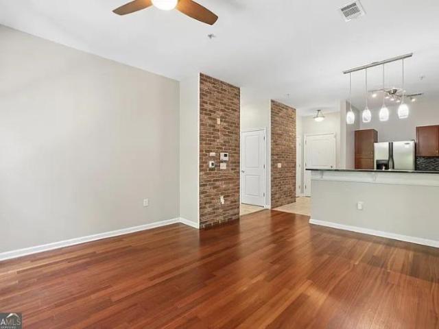 3 Br, 2 bath, Single Family 943 Hickory Nut St