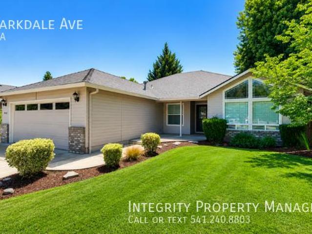 3 Br, 2 bath, Single Family 941 Parkdale Ave