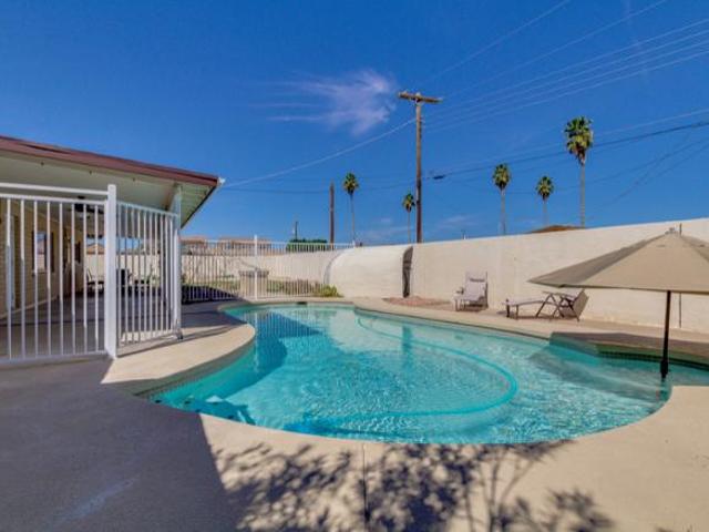 3 Br, 2 bath, Single Family 942 W Mclellan Rd