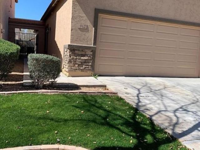 3 Br, 2 bath, Single Family 942 S Balboa Dr
