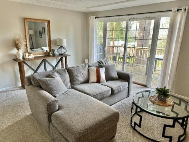 3 Br, 2 bath, Single Family 9515 Sw Edgewood Street