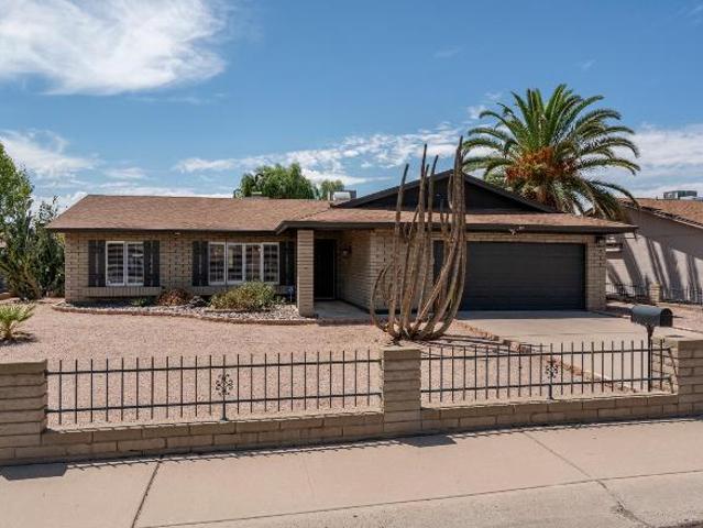 3 Br, 2 bath, Single Family 951 West La Jolla Drive