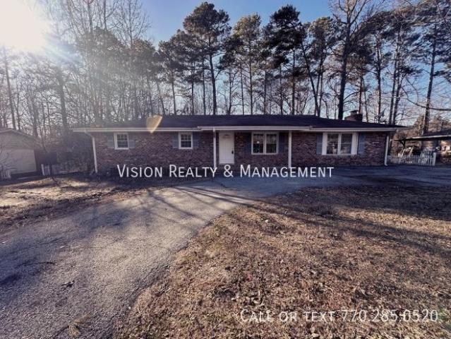 3 Br, 2 bath, Single Family 95 Castlegate Cir