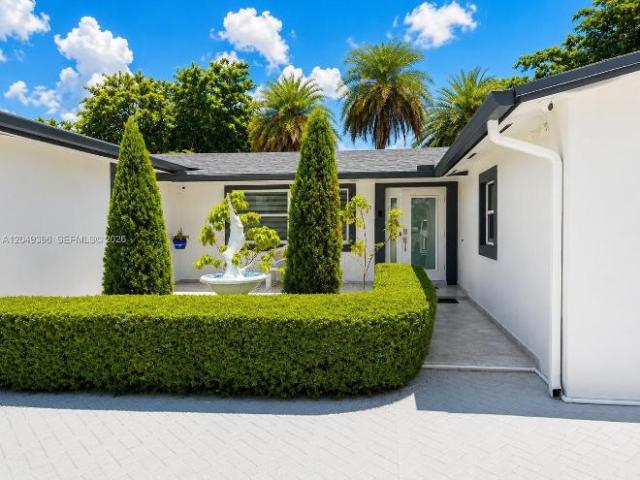3 Br, 2 bath, Single Family 9675 SW 19th St