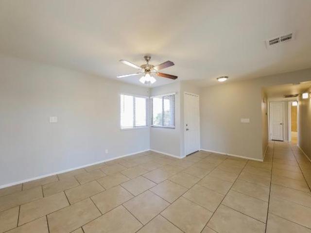 3 Br, 2 bath, Single Family 9709 N 57th Ave