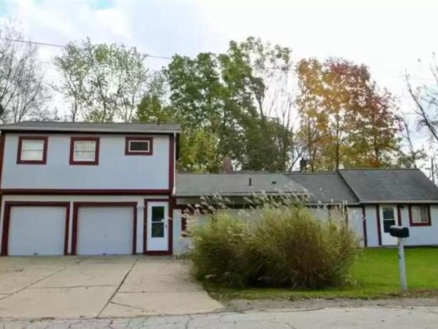 3 Br, 2 bath, Single Family 976 Newell Street